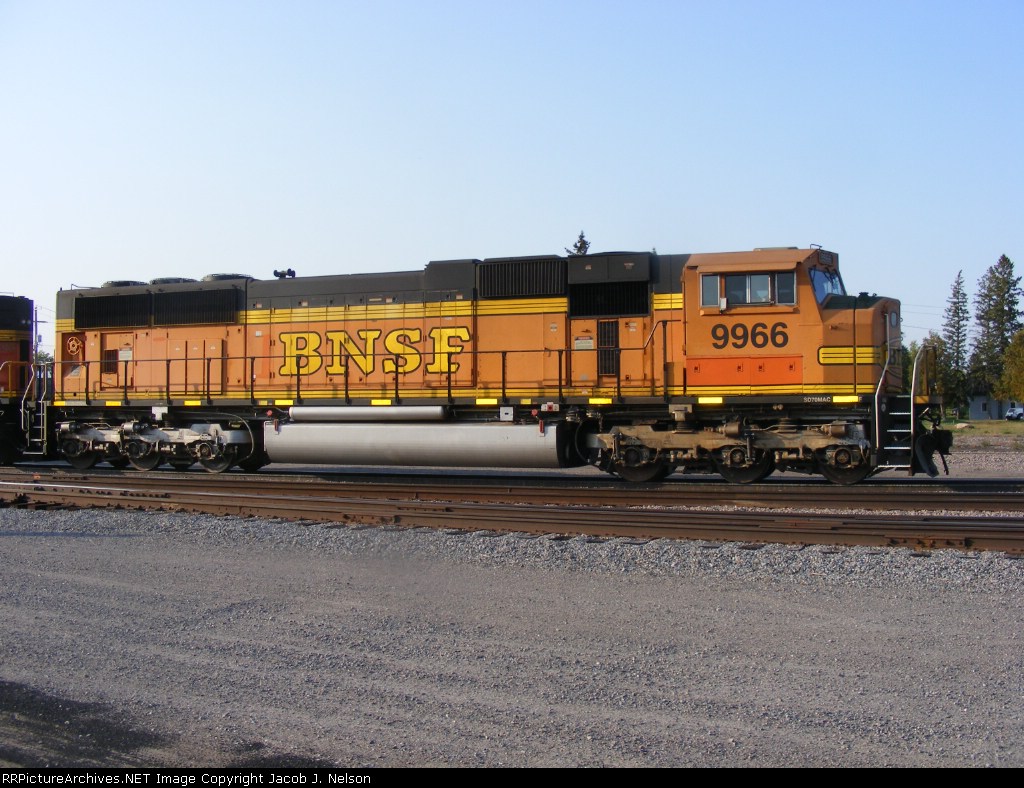 BNSF 9966